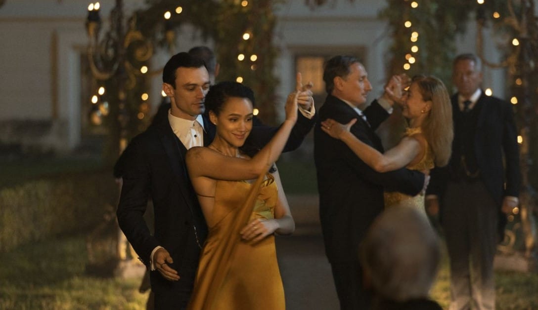 The Invitation - Horror Movie 2022 - Review - I Was Bitten but Not Smitten