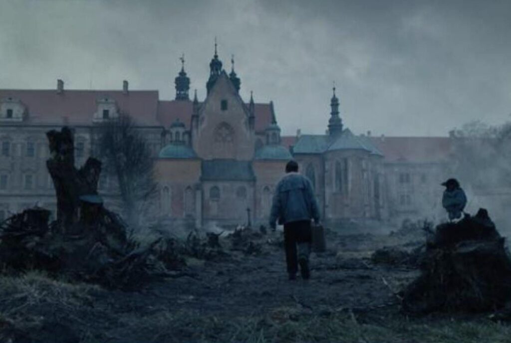 Hellhole 2022 Movie Review The Trailerless Horror Movie